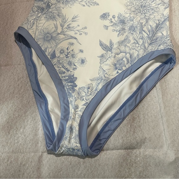 ANTONIO MELANI | Swim | Nwt Antonio Melani Toile Garden Print Shoulder ...